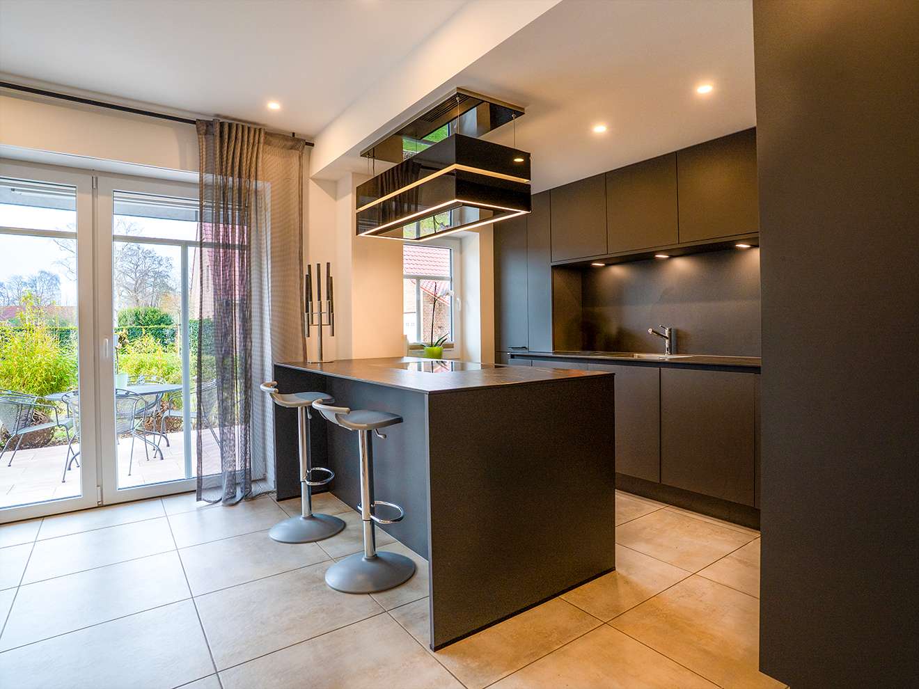 Modernes Traumhaus mit Sauna und Doppelgarage - CLAASHEN IMMOBILIEN